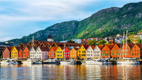 10 Best Countries To See The Northern Lights!